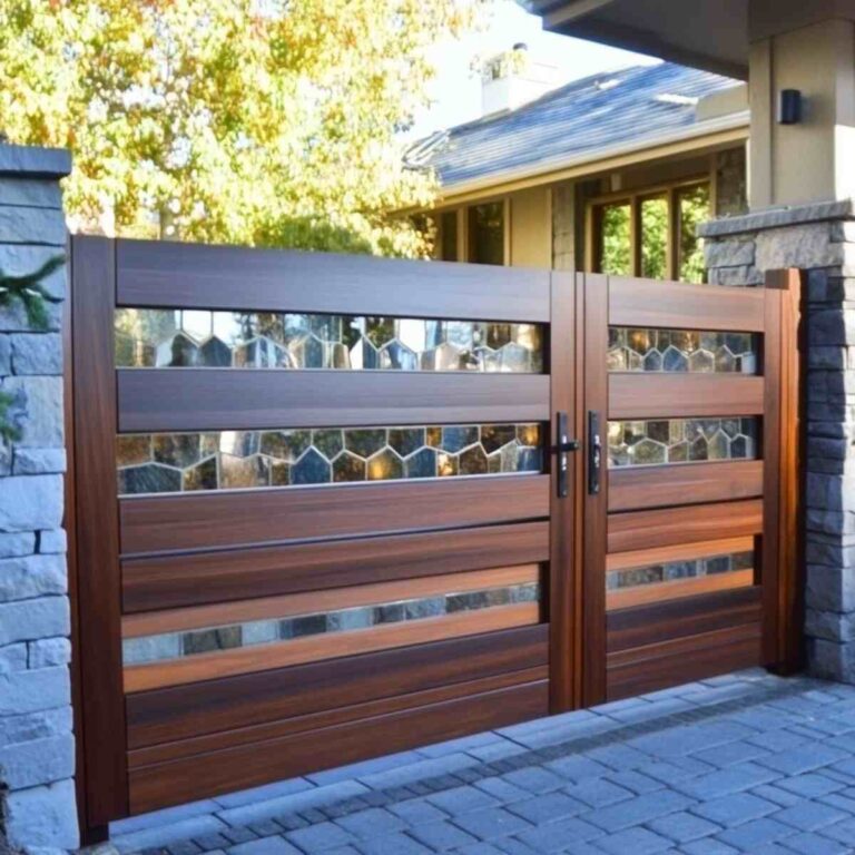 12 Charming Wooden Driveway Gate Ideas for a Welcoming Entrance